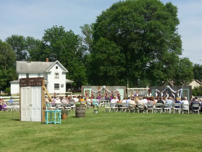 iowa barn wedding venues | absolute music dj | 563-581-1030